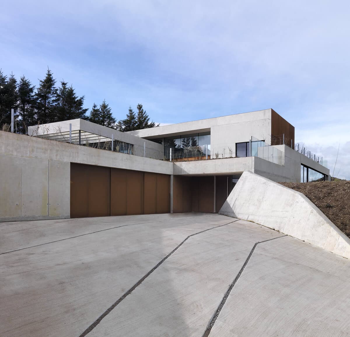 Stormy Castle | Loyn + Co Architects