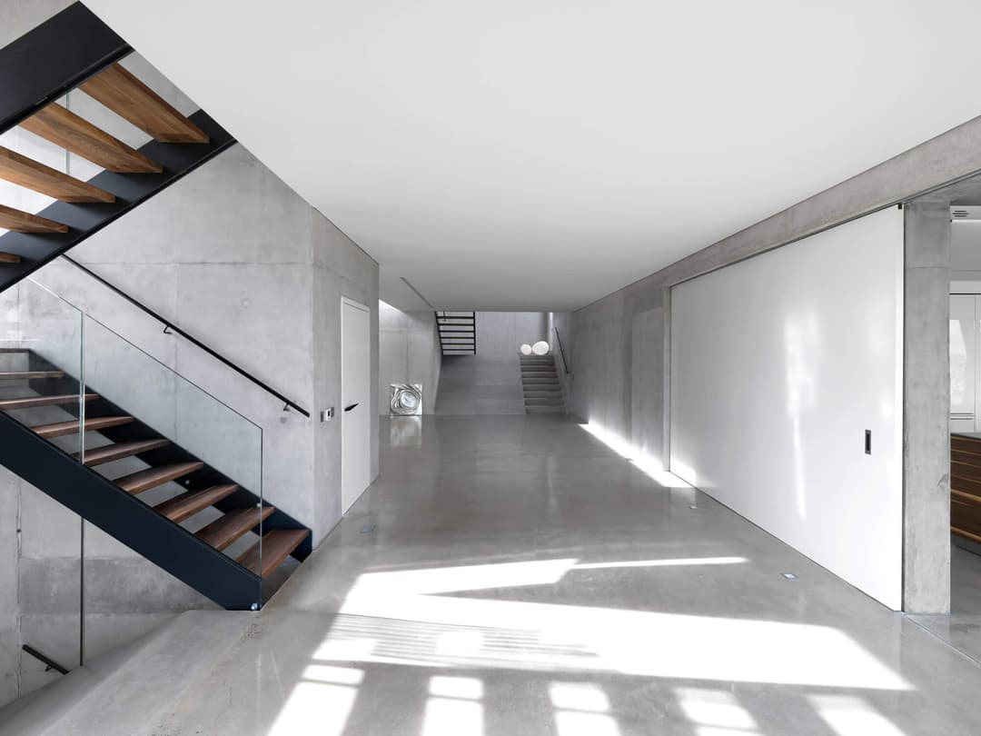 Stormy Castle | Loyn + Co Architects